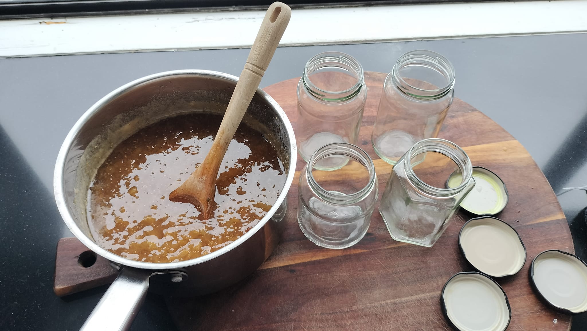 Feijoa and pineapple jam - simplyfeijoa